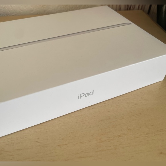 Apple | Tablets & Accessories | Ipad 8th Gen 28 Gb Empty Box | Poshmark